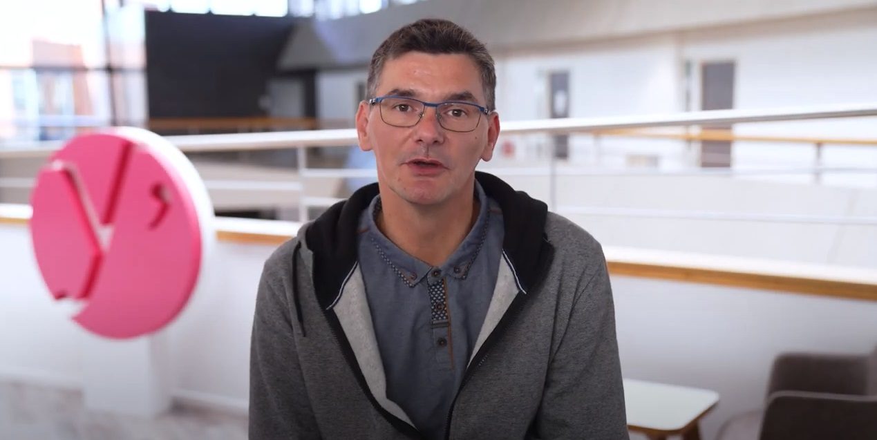 Découvrez le métier de Chef de projet infrastructure - Département des ...